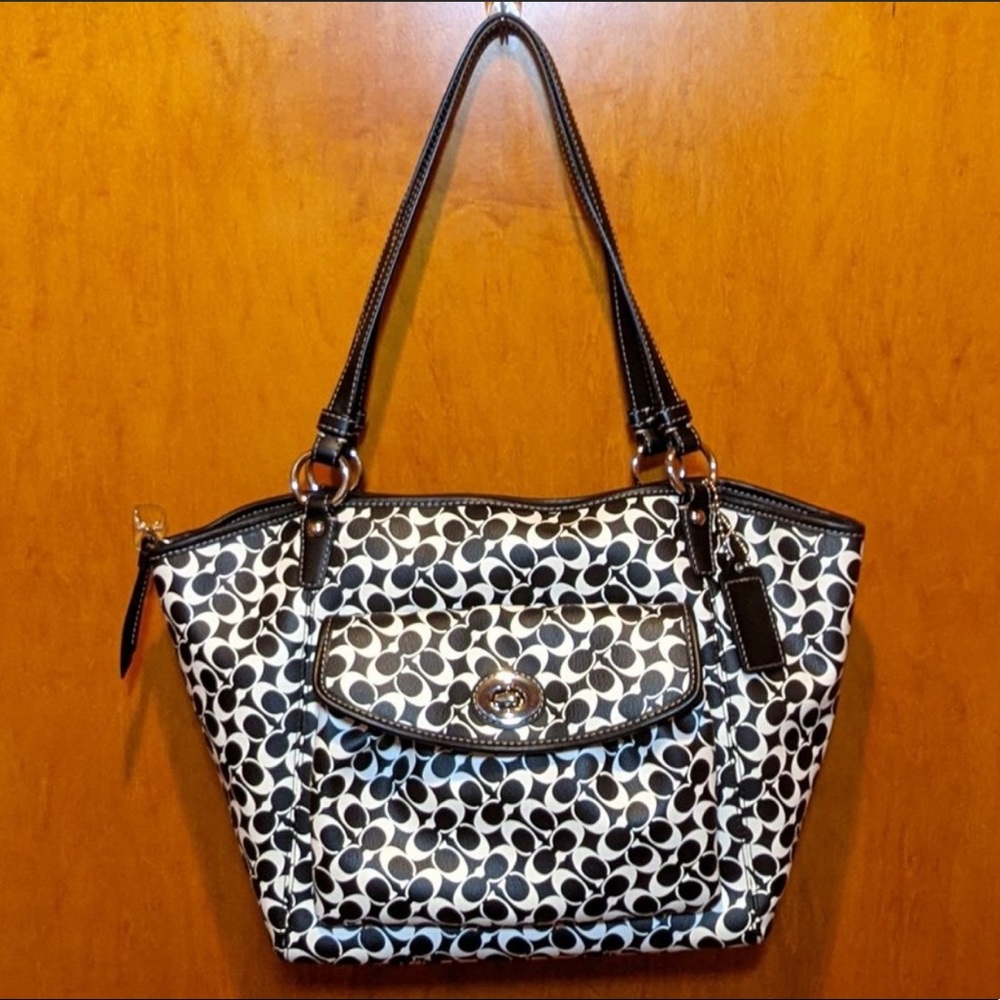 Coach - Signature Leather Tote - Gem